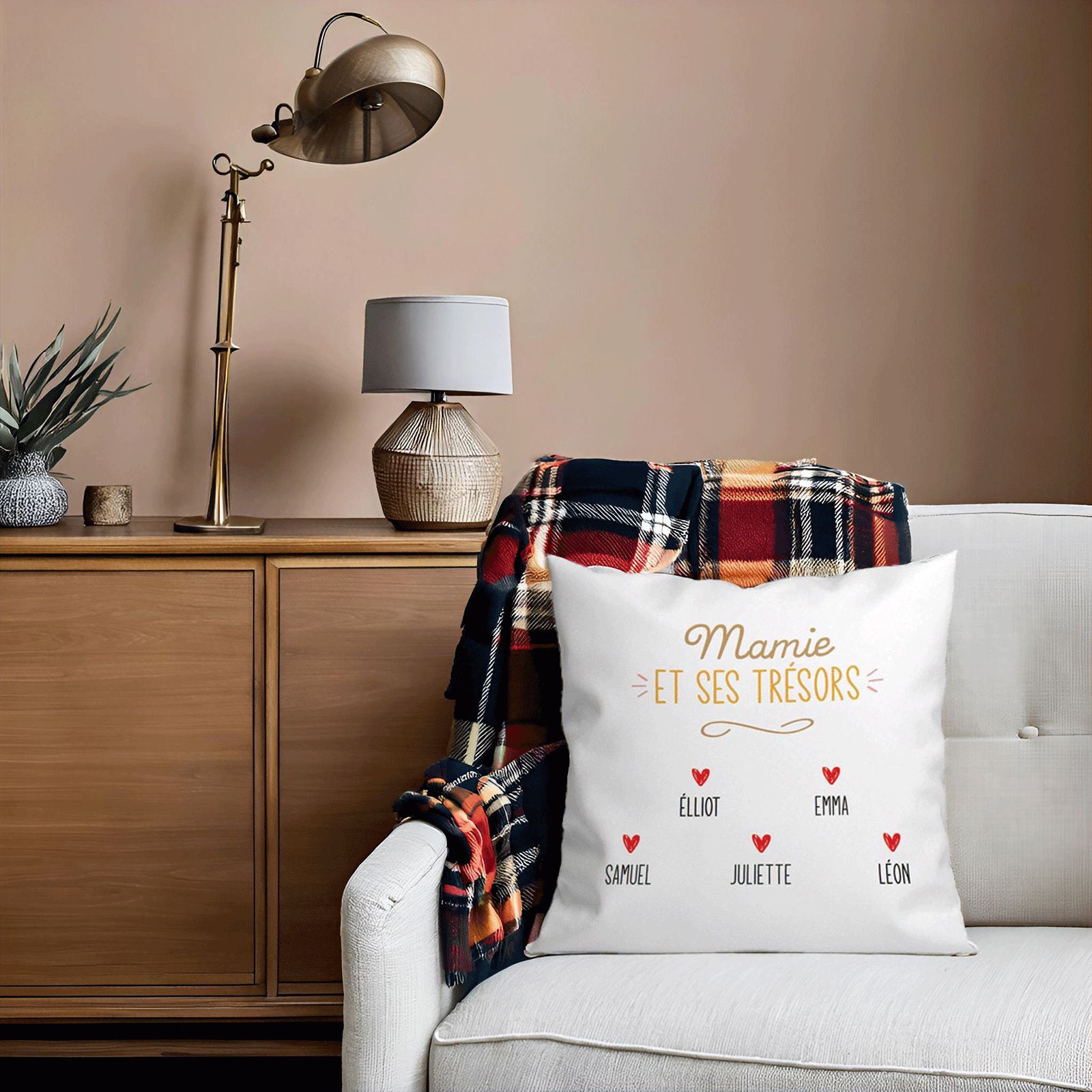 Personalized decorative cushion for grandma | Custom it